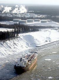Oil-filled tanker runs aground in Alaska | The Seattle Times