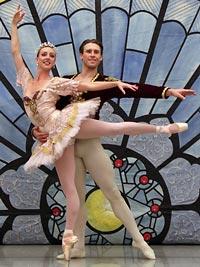 Couple have real fairy-tale romance | The Seattle Times